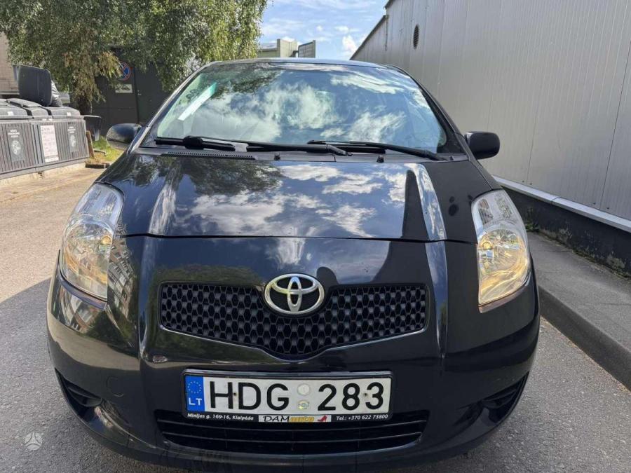 Melns Toyota Yaris 2007 Viļņa, ar dzinēja tilpumu 1.39 L un nobraukumu 275 tūkst. km par 1800 €, foto 4 vietnē AUTOMOTO.COM.LV