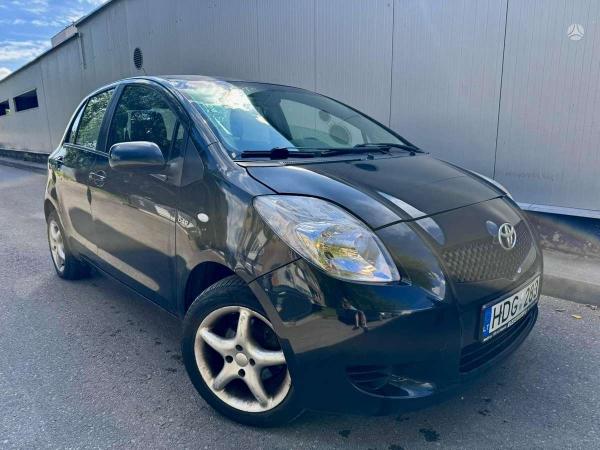 Melns Toyota Yaris 2007 Viļņa, ar dzinēja tilpumu 1.39 L un nobraukumu 275 tūkst. km par 1800 €, foto 8 vietnē AUTOMOTO.COM.LV