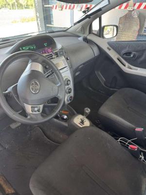 Melns Toyota Yaris 2007 Viļņa, ar dzinēja tilpumu 1.39 L un nobraukumu 275 tūkst. km par 1800 €, foto 12 vietnē AUTOMOTO.COM.LV