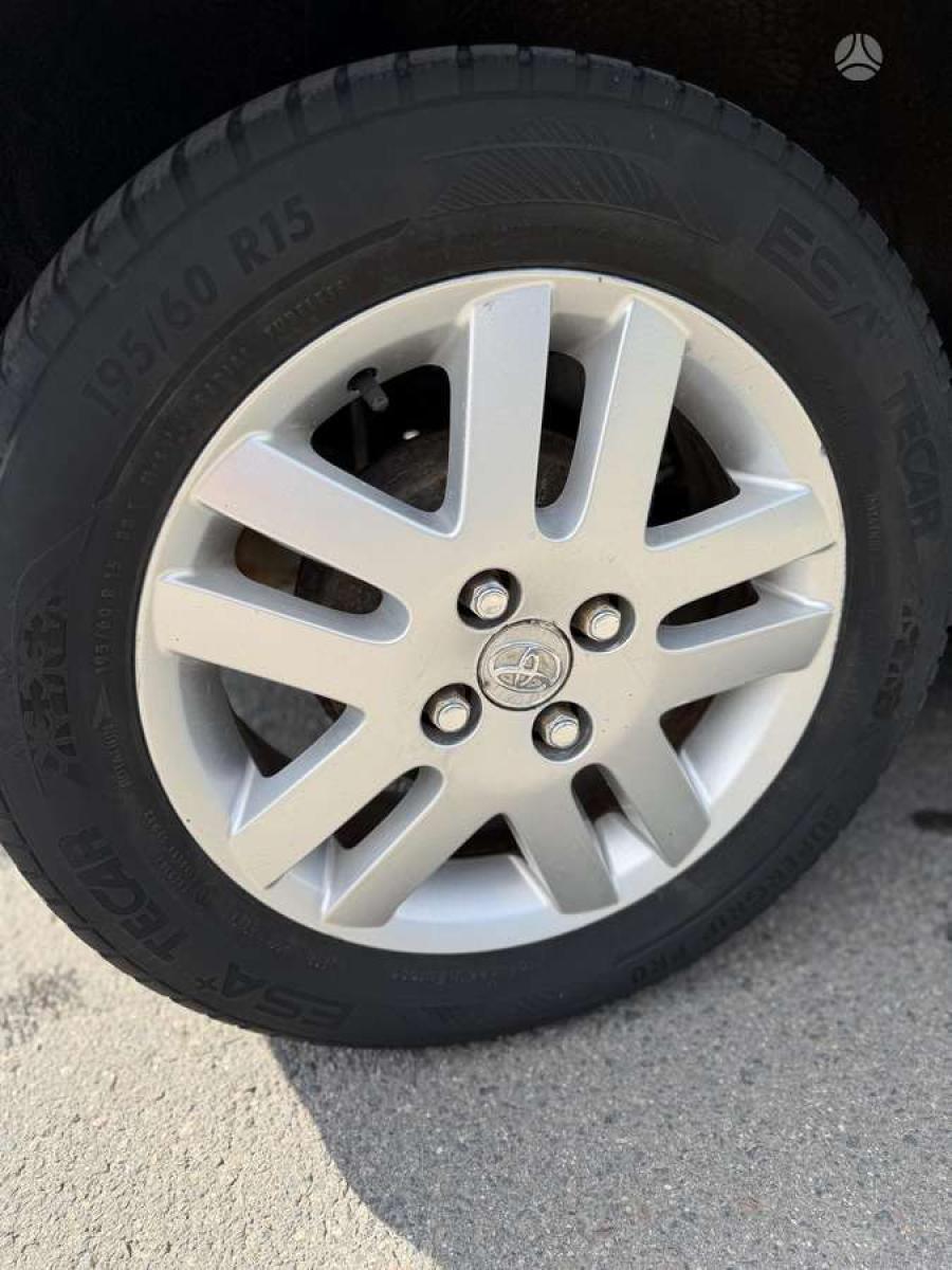 Melns Toyota Yaris 2007 Kauņa, ar dzinēja tilpumu 1.36 L un nobraukumu 265 tūkst. km par 1250 €, foto 7 vietnē AUTOMOTO.COM.LV