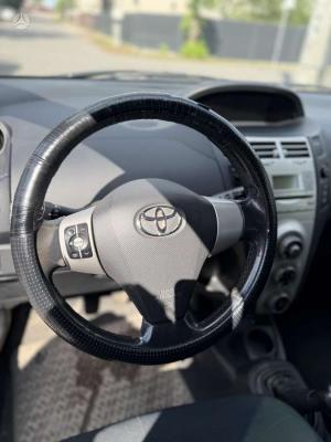 Melns Toyota Yaris 2007 Kauņa, ar dzinēja tilpumu 1.36 L un nobraukumu 265 tūkst. km par 1250 €, foto 14 vietnē AUTOMOTO.COM.LV