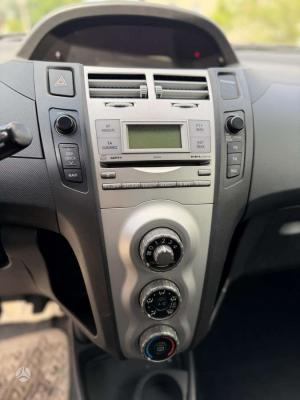 Melns Toyota Yaris 2007 Kauņa, ar dzinēja tilpumu 1.36 L un nobraukumu 265 tūkst. km par 1250 €, foto 16 vietnē AUTOMOTO.COM.LV