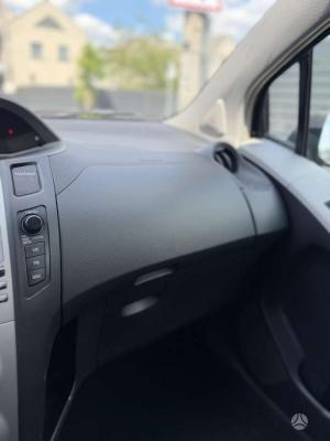 Melns Toyota Yaris 2007 Kauņa, ar dzinēja tilpumu 1.36 L un nobraukumu 265 tūkst. km par 1250 €, foto 18 vietnē AUTOMOTO.COM.LV