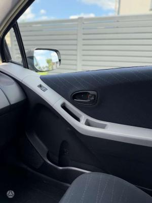 Melns Toyota Yaris 2007 Kauņa, ar dzinēja tilpumu 1.36 L un nobraukumu 265 tūkst. km par 1250 €, foto 19 vietnē AUTOMOTO.COM.LV