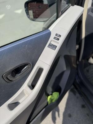 Melns Toyota Yaris 2007 Kauņa, ar dzinēja tilpumu 1.36 L un nobraukumu 265 tūkst. km par 1250 €, foto 22 vietnē AUTOMOTO.COM.LV