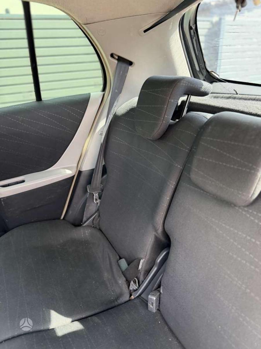 Melns Toyota Yaris 2007 Kauņa, ar dzinēja tilpumu 1.36 L un nobraukumu 265 tūkst. km par 1250 €, foto 23 vietnē AUTOMOTO.COM.LV