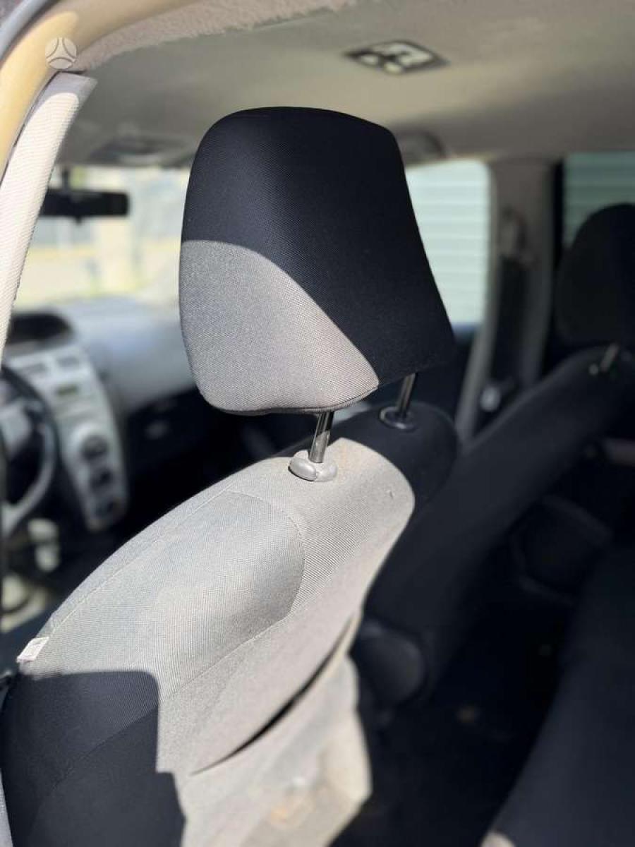 Melns Toyota Yaris 2007 Kauņa, ar dzinēja tilpumu 1.36 L un nobraukumu 265 tūkst. km par 1250 €, foto 25 vietnē AUTOMOTO.COM.LV
