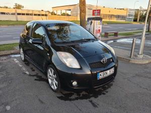 Black Toyota Yaris 2007 in Vilnius, with an engine capacity of 1.80 L and mileage of 242 thousand km for 2250 €, photo  on AUTOMOTO.COM.LV