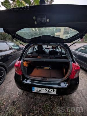 Melns Toyota Yaris 2007 Rīga, ar dzinēja tilpumu 1.00 L un nobraukumu 233 tūkst. km par 1500 €, foto 7 vietnē AUTOMOTO.COM.LV