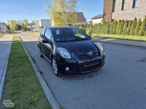 Melns Toyota Yaris 2008 Viļņa, ar dzinēja tilpumu 1.80 L un nobraukumu 228 tūkst. km par 3650 €, foto 4 vietnē AUTOMOTO.COM.LV