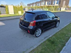 Melns Toyota Yaris 2008 Viļņa, ar dzinēja tilpumu 1.80 L un nobraukumu 228 tūkst. km par 3650 €, foto 6 vietnē AUTOMOTO.COM.LV