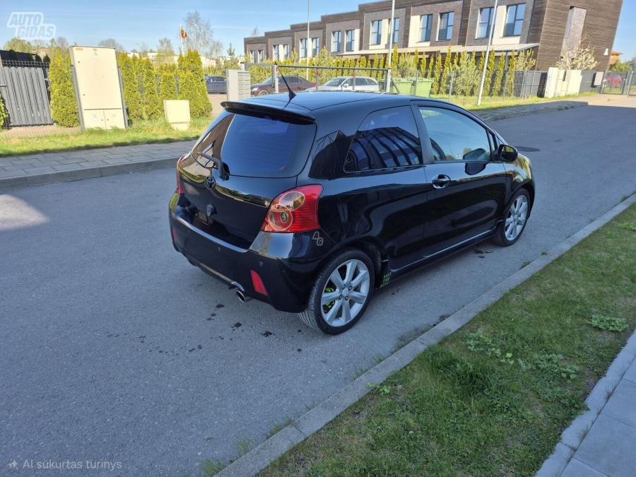 Melns Toyota Yaris 2008 Viļņa, ar dzinēja tilpumu 1.80 L un nobraukumu 228 tūkst. km par 3650 €, foto 6 vietnē AUTOMOTO.COM.LV