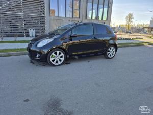 Melns Toyota Yaris 2008 Viļņa, ar dzinēja tilpumu 1.80 L un nobraukumu 228 tūkst. km par 3650 €, foto 10 vietnē AUTOMOTO.COM.LV