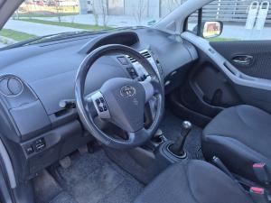 Melns Toyota Yaris 2008 Viļņa, ar dzinēja tilpumu 1.80 L un nobraukumu 228 tūkst. km par 3650 €, foto 13 vietnē AUTOMOTO.COM.LV
