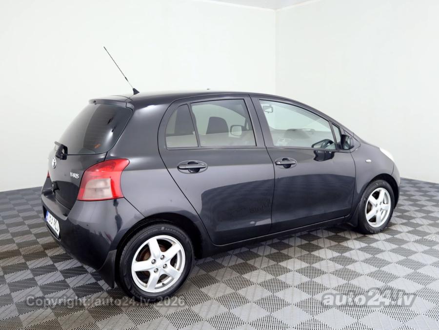 Black Toyota Yaris 2008 in Tallinn, with an engine capacity of 1.30 L and mileage of 239 thousand km for 2499 €, photo 4 on AUTOMOTO.COM.LV