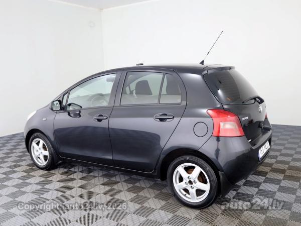 Black Toyota Yaris 2008 in Tallinn, with an engine capacity of 1.30 L and mileage of 239 thousand km for 2499 €, photo 4 on AUTOMOTO.COM.LV