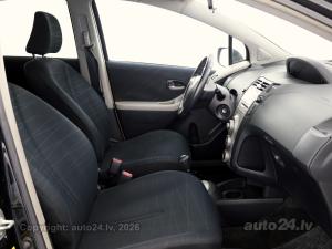 Black Toyota Yaris 2008 in Tallinn, with an engine capacity of 1.30 L and mileage of 239 thousand km for 2499 €, photo 7 on AUTOMOTO.COM.LV