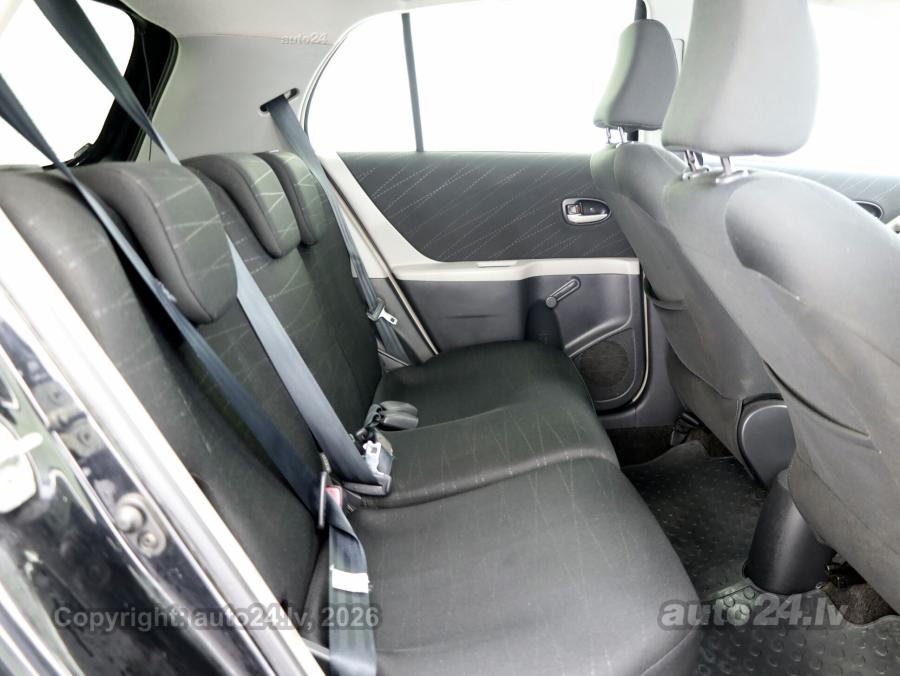 Black Toyota Yaris 2008 in Tallinn, with an engine capacity of 1.30 L and mileage of 239 thousand km for 2499 €, photo 8 on AUTOMOTO.COM.LV