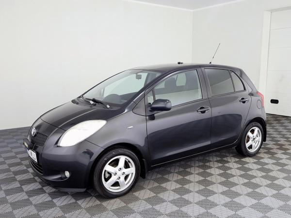 Black Toyota Yaris 2008 in Tallinn, with an engine capacity of 1.30 L and mileage of 239 thousand km for 2299 €, photo 2 on AUTOMOTO.COM.LV
