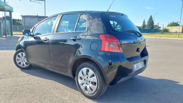 Melns Toyota Yaris 2008 Kauņa, ar dzinēja tilpumu 1.00 L un nobraukumu 190 tūkst. km par 2050 €, foto 7 vietnē AUTOMOTO.COM.LV