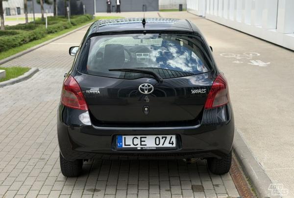 Black Toyota Yaris 2008 in Vilnius, with an engine capacity of 1.40 L and mileage of 208 thousand km for 1750 €, photo 5 on AUTOMOTO.COM.LV