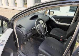 Black Toyota Yaris 2008 in Vilnius, with an engine capacity of 1.40 L and mileage of 208 thousand km for 1750 €, photo 8 on AUTOMOTO.COM.LV