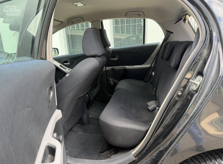 Black Toyota Yaris 2008 in Vilnius, with an engine capacity of 1.40 L and mileage of 208 thousand km for 1750 €, photo 10 on AUTOMOTO.COM.LV