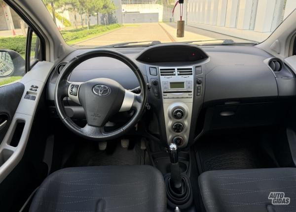 Black Toyota Yaris 2008 in Vilnius, with an engine capacity of 1.40 L and mileage of 208 thousand km for 1750 €, photo 11 on AUTOMOTO.COM.LV