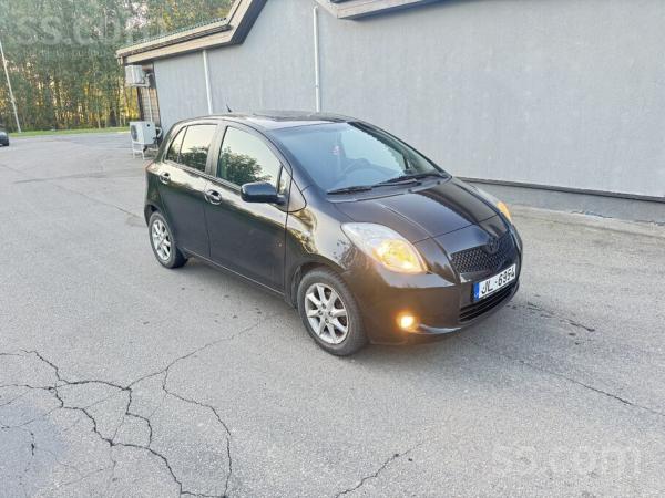 Тойота Ярис 2008 в Рига на AUTOMOTO.COM.LV Черный Тойота Ярис 2008 в Рига, объемом двигателя 1.40 л и пробегом 334 тыс. км за 1500 €, фото 10 на AUTOMOTO.COM.LV