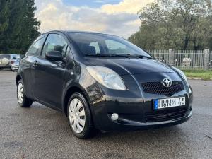 Melns Toyota Yaris 2008 Kauņa, ar dzinēja tilpumu 1.30 L un nobraukumu 212 tūkst. km par 1850 €, foto 7 vietnē AUTOMOTO.COM.LV