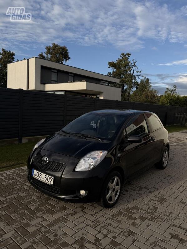 Toyota Yaris 2008 Viļņa vietnē Melns Toyota Yaris 2008 Viļņa, ar dzinēja tilpumu 1.00 L un nobraukumu 206 tūkst. km par 1499 €, foto 1 vietnē AUTOMOTO.COM.LV