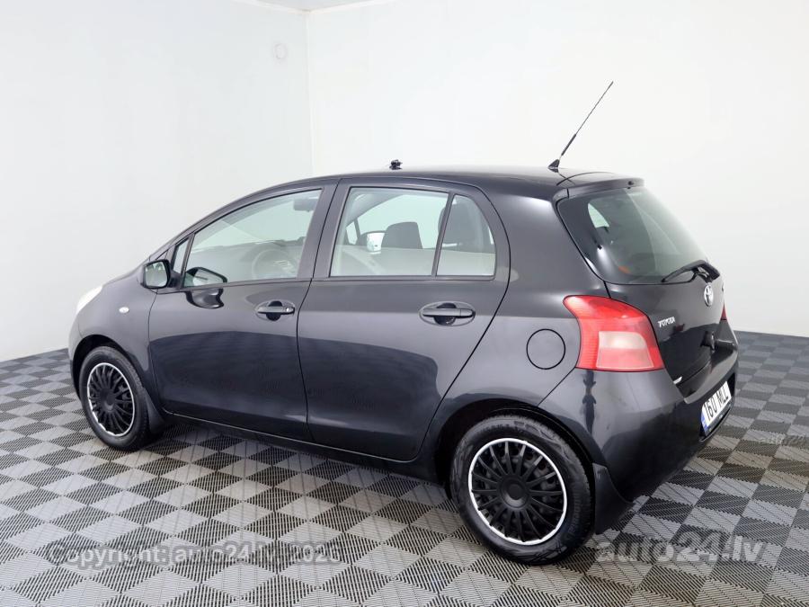 Black Toyota Yaris 2008 in Tallinn, with an engine capacity of 1.30 L and mileage of 152 thousand km for 1999 €, photo 5 on AUTOMOTO.COM.LV