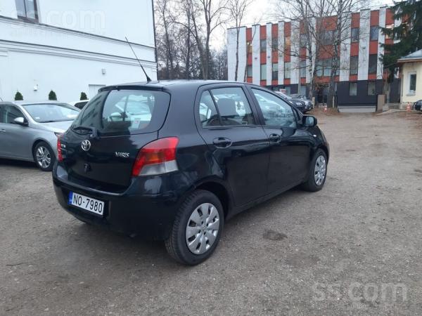 Black Toyota Yaris 2009 in Daugavpils, with an engine capacity of 1.40 L and mileage of 0 thousand km for 2800 €, photo 6 on AUTOMOTO.COM.LV