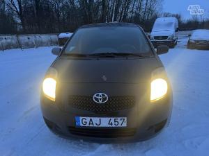 Melns Toyota Yaris 2009 Vilkaviškis, ar dzinēja tilpumu 1.40 L un nobraukumu 237 tūkst. km par 850 €, foto 2 vietnē AUTOMOTO.COM.LV