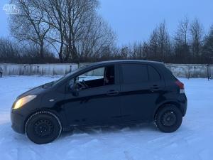 Melns Toyota Yaris 2009 Vilkaviškis, ar dzinēja tilpumu 1.40 L un nobraukumu 237 tūkst. km par 850 €, foto 3 vietnē AUTOMOTO.COM.LV