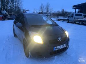 Melns Toyota Yaris 2009 Vilkaviškis, ar dzinēja tilpumu 1.40 L un nobraukumu 237 tūkst. km par 850 €, foto 7 vietnē AUTOMOTO.COM.LV