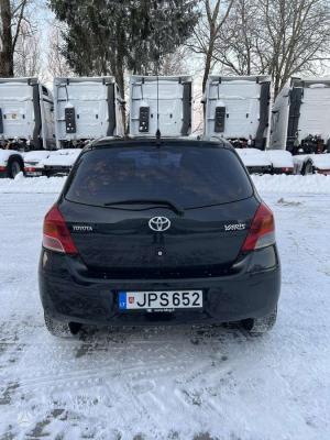 Black Toyota Yaris 2009 in Vilnius, with an engine capacity of 1.36 L and mileage of 233 thousand km for 2550 €, photo 6 on AUTOMOTO.COM.LV