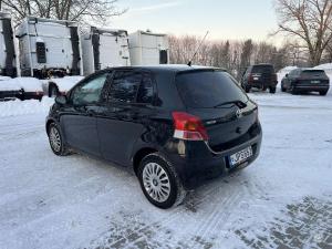 Black Toyota Yaris 2009 in Vilnius, with an engine capacity of 1.36 L and mileage of 233 thousand km for 2550 €, photo 7 on AUTOMOTO.COM.LV