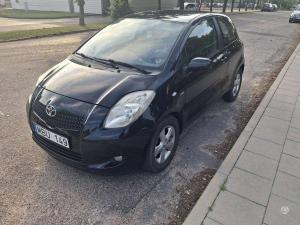 Black Toyota Yaris 2009 in Alytus, with an engine capacity of 1.40 L and mileage of 260 thousand km for 999 €, photo  on AUTOMOTO.COM.LV