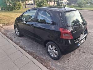 Black Toyota Yaris 2009 in Alytus, with an engine capacity of 1.40 L and mileage of 260 thousand km for 999 €, photo 4 on AUTOMOTO.COM.LV