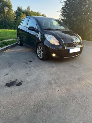 Melns Toyota Yaris 2009 Viļņa, ar dzinēja tilpumu 1.33 L un nobraukumu 108 tūkst. km par 3350 €, foto 5 vietnē AUTOMOTO.COM.LV