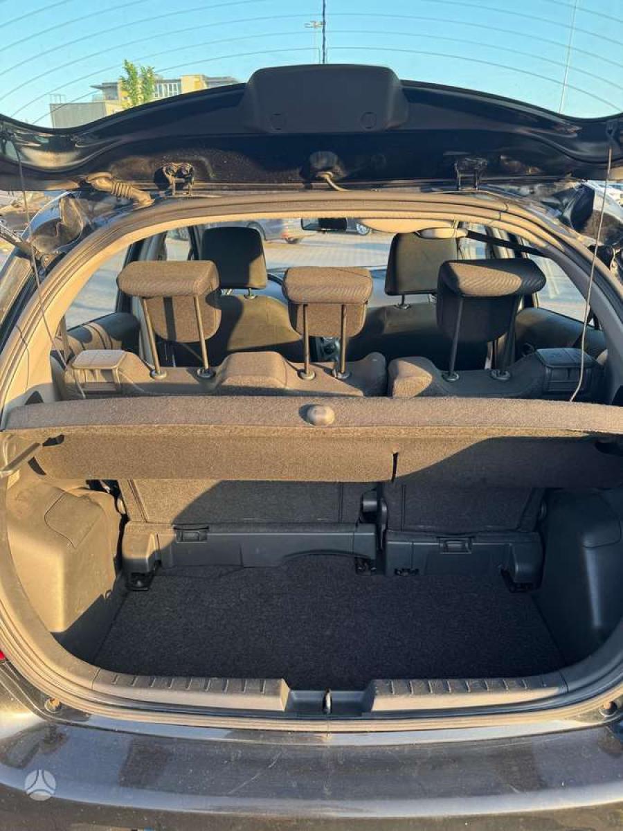 Melns Toyota Yaris 2009 Viļņa, ar dzinēja tilpumu 1.33 L un nobraukumu 108 tūkst. km par 3350 €, foto 9 vietnē AUTOMOTO.COM.LV