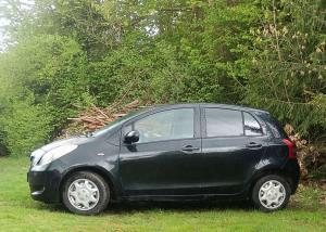 Black Toyota Yaris 2009 in Sakiai, with an engine capacity of 1.36 L and mileage of 154 thousand km for 1900 €, photo 3 on AUTOMOTO.COM.LV