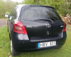 Black Toyota Yaris 2009 in Sakiai, with an engine capacity of 1.36 L and mileage of 154 thousand km for 1900 €, photo 5 on AUTOMOTO.COM.LV