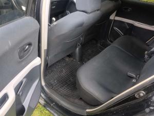 Black Toyota Yaris 2009 in Sakiai, with an engine capacity of 1.36 L and mileage of 154 thousand km for 1900 €, photo 7 on AUTOMOTO.COM.LV