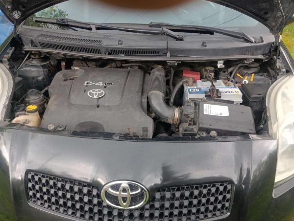 Melns Toyota Yaris 2009 Šakiai, ar dzinēja tilpumu 1.36 L un nobraukumu 154 tūkst. km par 1900 €, foto 10 vietnē AUTOMOTO.COM.LV