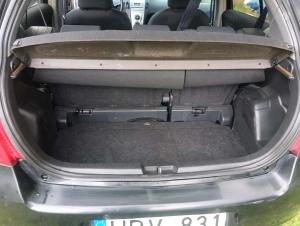 Black Toyota Yaris 2009 in Sakiai, with an engine capacity of 1.36 L and mileage of 154 thousand km for 1900 €, photo 12 on AUTOMOTO.COM.LV