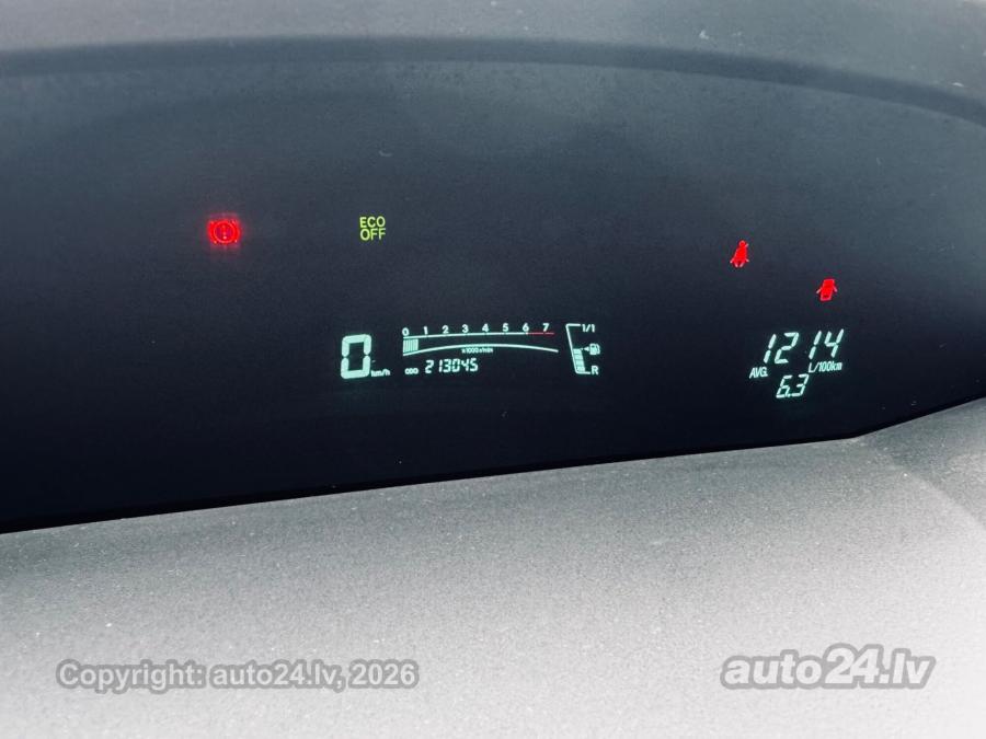 Черный Тойота Ярис 2009 в Таллин, объемом двигателя 1.30 л и пробегом 212 тыс. км за 2990 €, фото 15 на AUTOMOTO.COM.LV