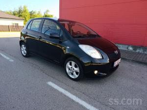Melns Toyota Yaris 2010 Rēzekne, ar dzinēja tilpumu 1.40 L un nobraukumu 0 tūkst. km par 3000 €, foto 3 vietnē AUTOMOTO.COM.LV