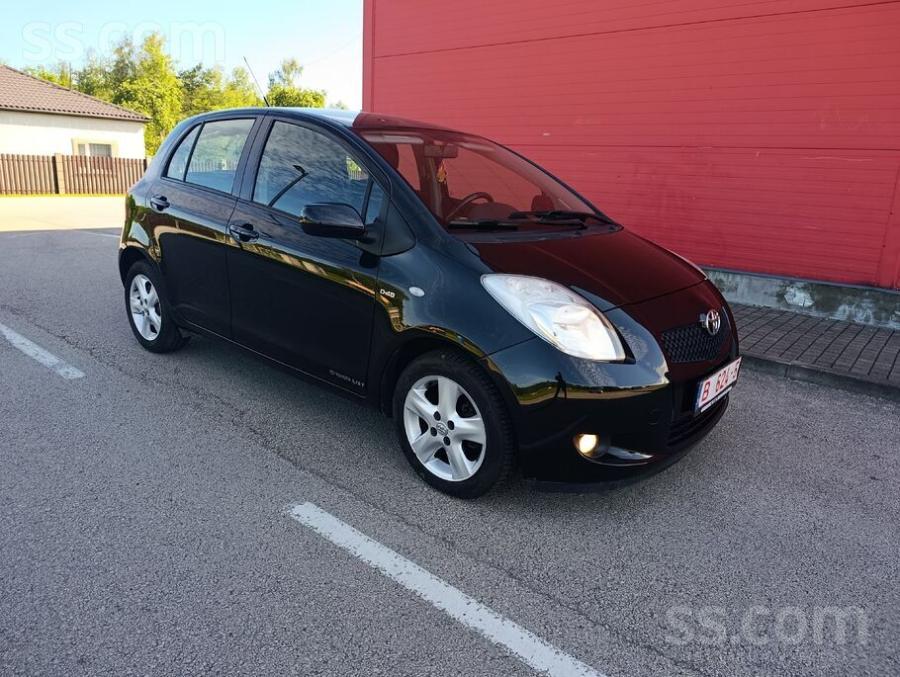 Melns Toyota Yaris 2010 Rēzekne, ar dzinēja tilpumu 1.40 L un nobraukumu 0 tūkst. km par 3000 €, foto 3 vietnē AUTOMOTO.COM.LV